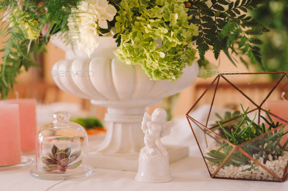 Coziness and style. Modern event design. Table setting at the wedding ...