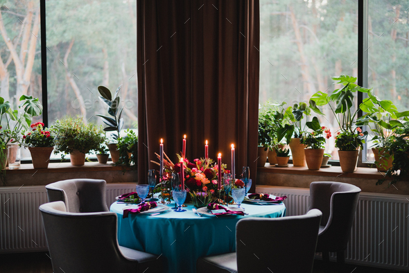Coziness and style. Modern event design. Table setting at the wedding ...