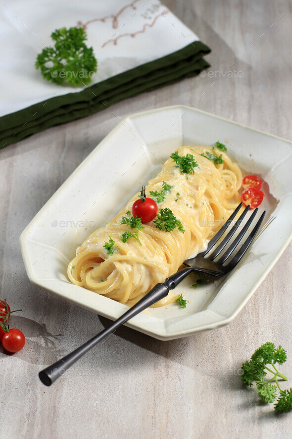 Angel Hair Pasta with Carbonara Creamy Sauce, Spaghetti Alla Carbonara ...