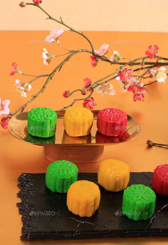 Snowskin Mooncake. New variation of mooncake; mochi dough filled ...