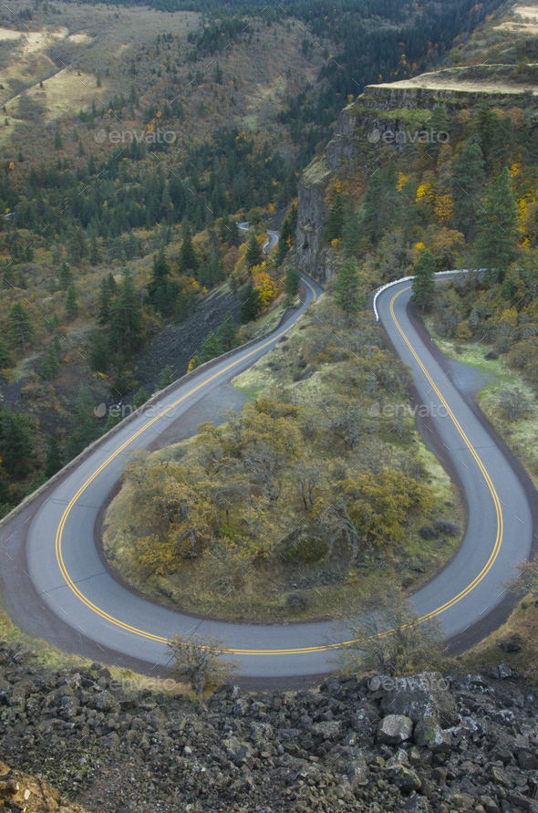 A loop in the Columbia River Highway from Rowena Crest, Columbia River ...