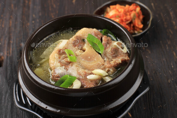 Close Up Sop Buntut Gori Gomtang (Sokkori Gomtang) or Korean Beef ...