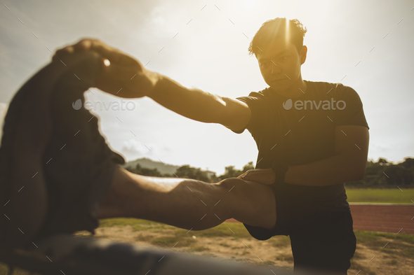 The young man wore all parts of his body to prepare for jogging on the ...