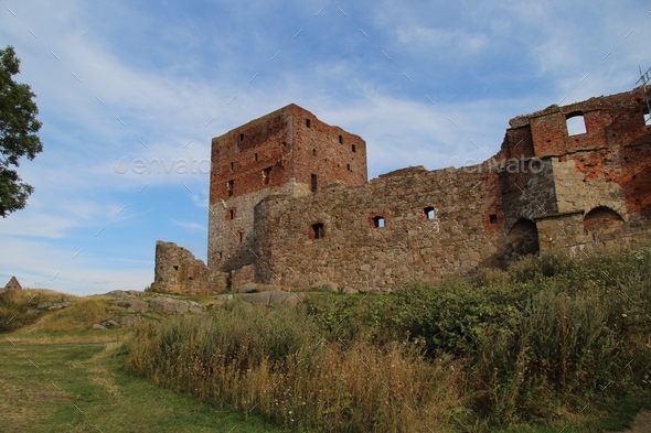 Majestic view of the ruins of Scandinavia's largest fortification ...
