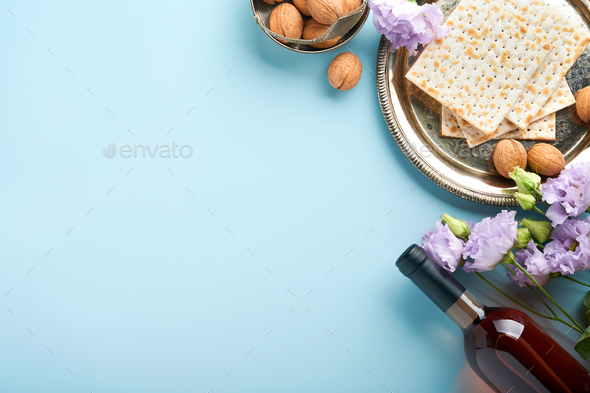 Pesach Jewish holiday. Passover celebration concept. Matzah, red kosher ...