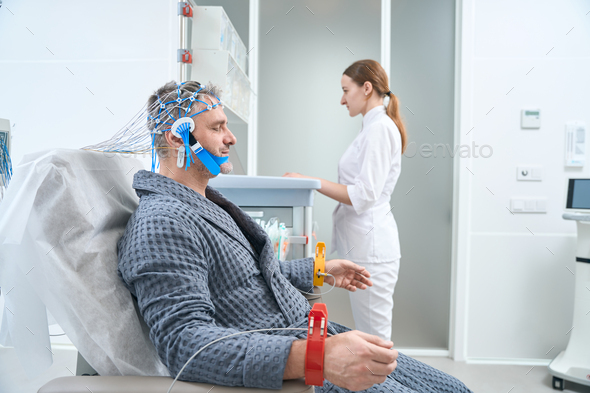 EEG procedure - electroencephalography in a medical center Stock Photo ...