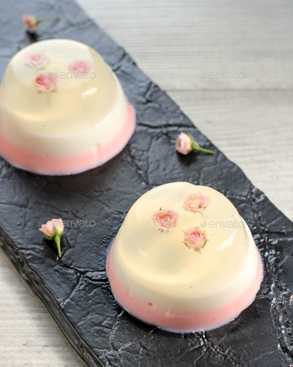 Clear Rose Pink Pudding in a Cup, One Various of Edible Flower Pudding ...