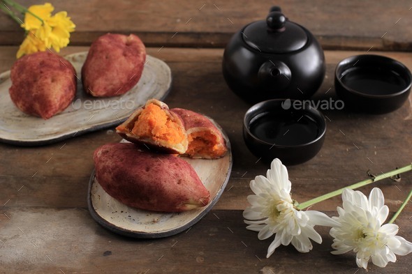 Korean Sweet Potato Mochi Bread, Made from Purple Yam (Goguma), Milk ...