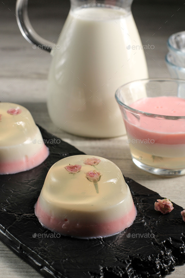 Clear Rose Pink Pudding in a Cup, One Various of Edible Flower Pudding ...