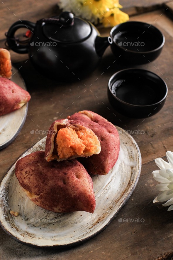 Korean Sweet Potato Mochi Bread, Made from Purple Yam (Goguma), Milk ...