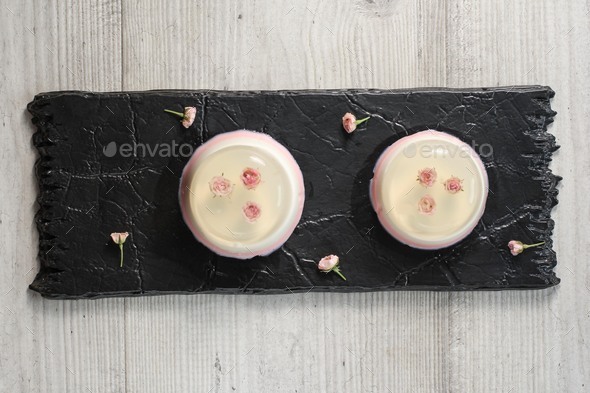 Clear Rose Pink Pudding in a Cup, One Various of Edible Flower Pudding ...