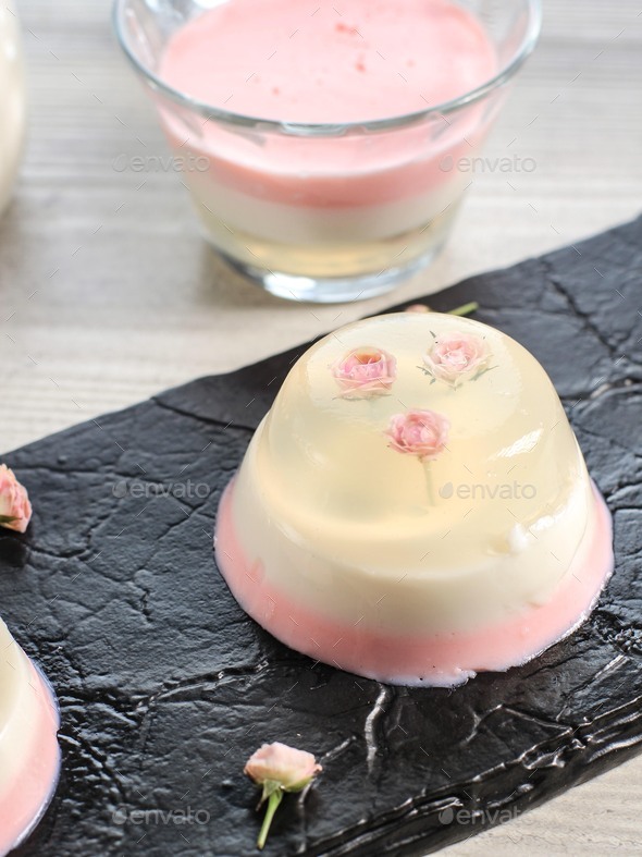 Clear Rose Pink Pudding in a Cup, One Various of Edible Flower Pudding ...