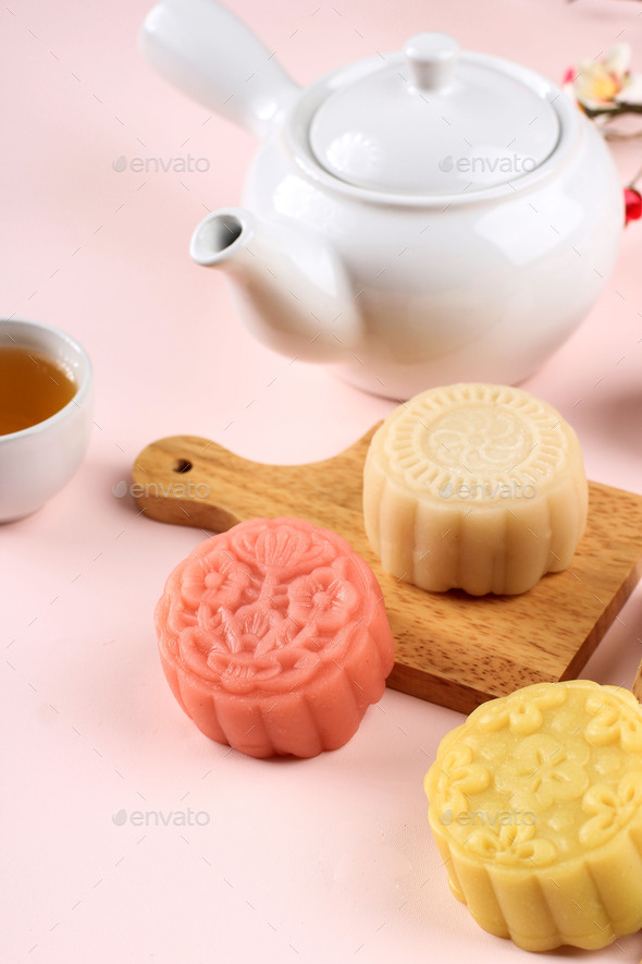 Snow Skin Moon Cake Colourfull Chinese Traditional Cake Made from ...