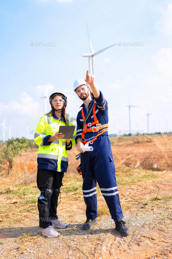 Wind turbine service engineer plan for inspection and maintenance ...