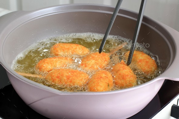 Asian Female Hand Hold Kitchen Tongs, Take Out Chicken Sempol Stock ...