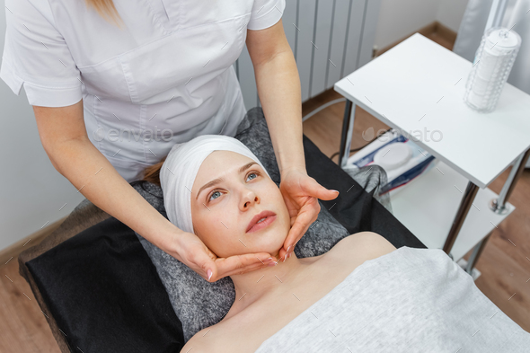 Beauty spa treatment. Girl getting spa massage treatment at beauty spa ...