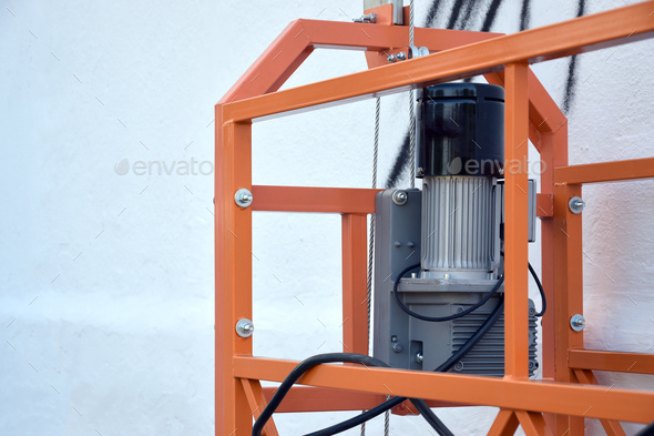 Hoist supply and safety lock as part of suspended wire rope platform ...