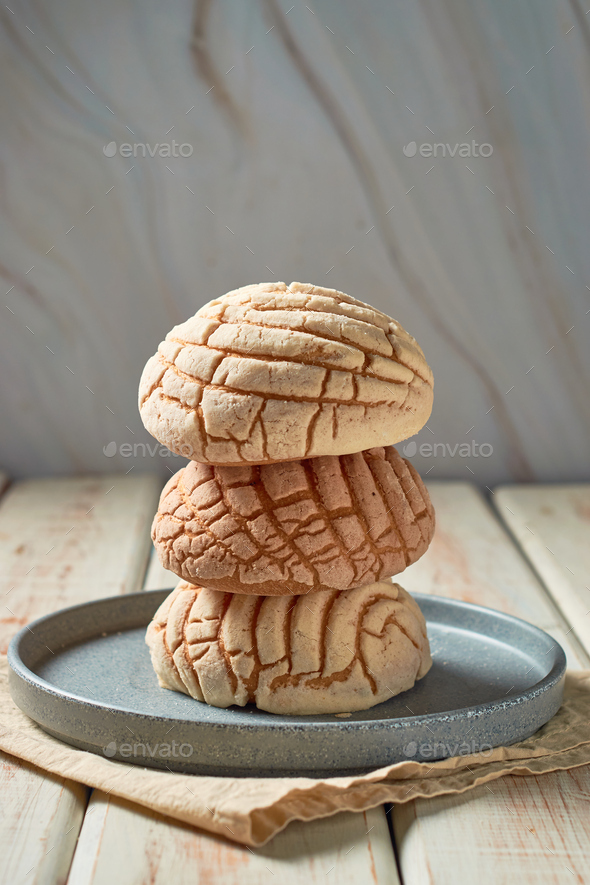 Mexican sweet bread called concha, bakery from mexico Stock Photo by ...