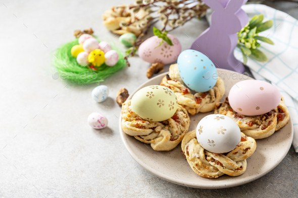 Sweet Italian Easter Bread Rings from puff pastry and dyed eggs. Stock ...