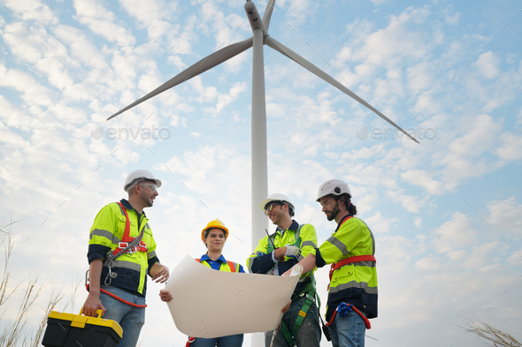 Wind turbine maintenance engineer at wind farm construction site Stock ...