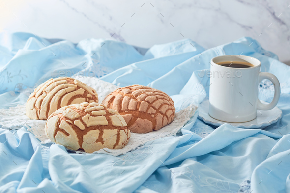 Concha, Mexican sweet bread with a cup of coffee. Stock Photo by ...