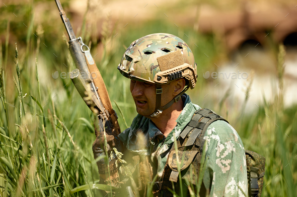 Full military experience - One day commando - running through the water ...