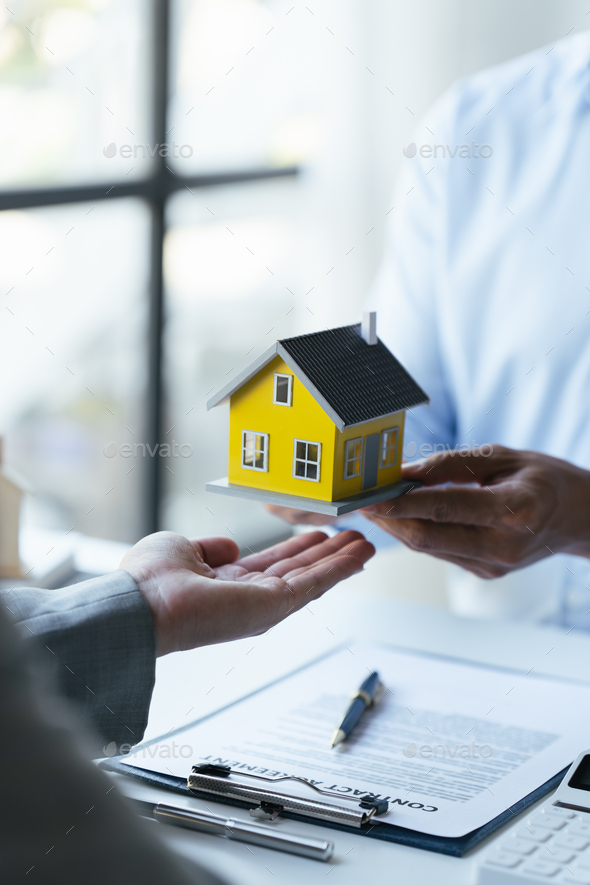 real estate home is pointing to insurance contract signing and are ...