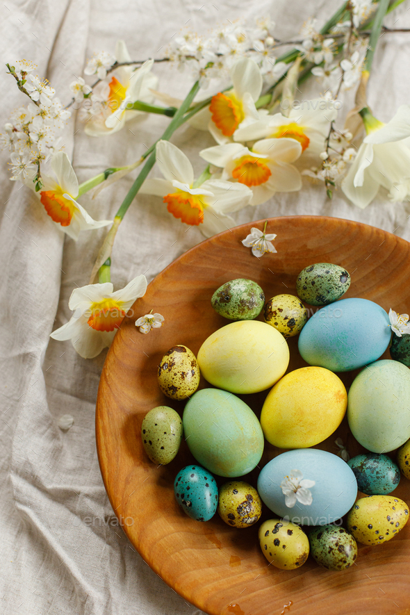 Happy Easter! Rustic easter flat lay. Stylish easter eggs and blooming ...