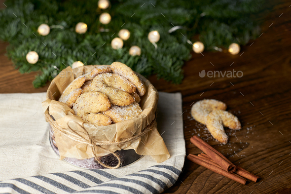 Half-moon shaped vanilla walnut shortbread cookies Vanillekipferl ...