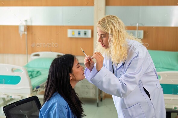 Young woman consult with doctor for botulinum toxin botox face ...