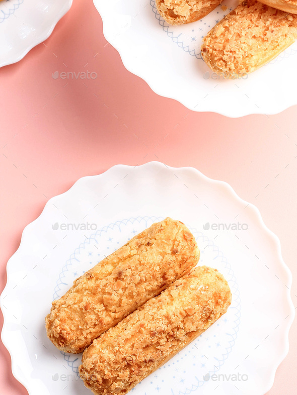 Tiger Eclair/Craquelin Eclair, Delicious French Choux Pastry Dessert ...