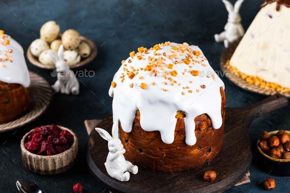 Traditional ukrainian easter cake with marshmallow glaze. Cottage ...