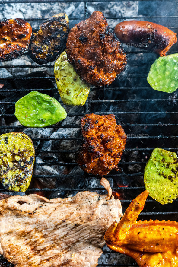 Grilled nopales, chicken, sausage and grilled beef Stock Photo by ...