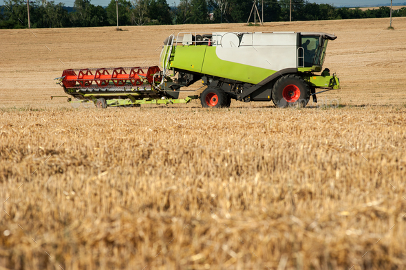 combine harvester with unhooked header cutter, transports for ...