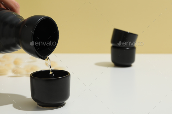 Traditional Japanese alcoholic drink - Sake, traditional asian drinks ...