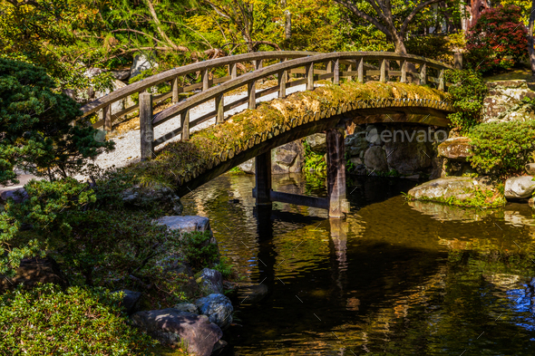 Detail of beautiful japanese gardens in Kyoto, japan, wooden bridge ...