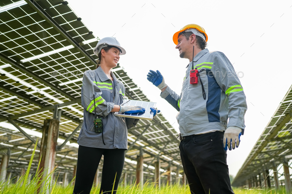 Technology solar cell, engineering service and worker installation ...