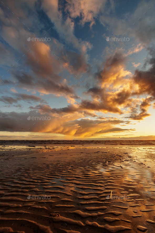 selective focus, view of setting sun and sky with clouds. nature ...