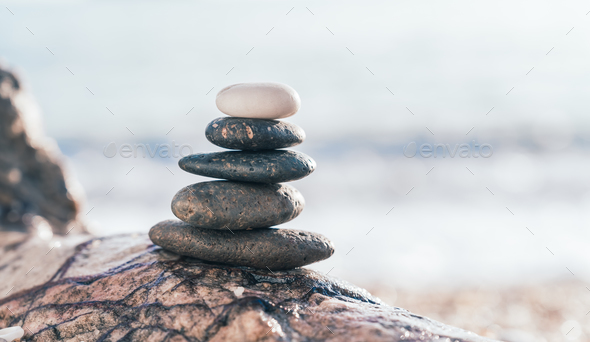 Rock stone stack balance pyramid on sand beach seaside, Symbol of Zen ...