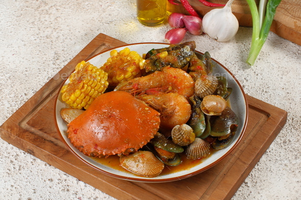 Delicious Crab and and other mixed seafood in Padang sauce is an ...