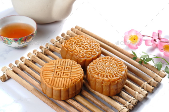 Mooncake, Moon cake (yue bing }-Chinese traditional pastry with tea ...
