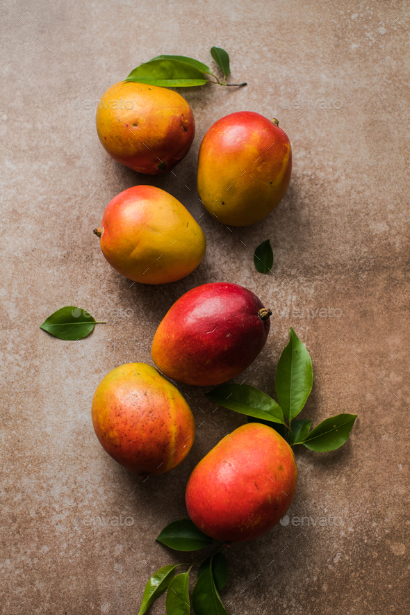 Mango background design concept. Top view of fresh mango fruit pattern ...