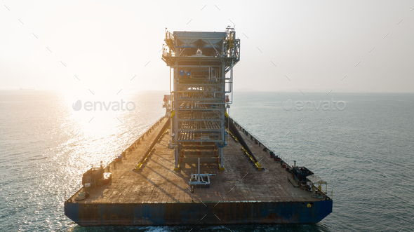 Tender Drilling Oil Rig on Barge Ship transportation Rid to Oil Rig in ...