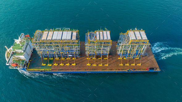 Tender Drilling Oil Rig on Barge Ship transportation Rid to Oil Rig in ...