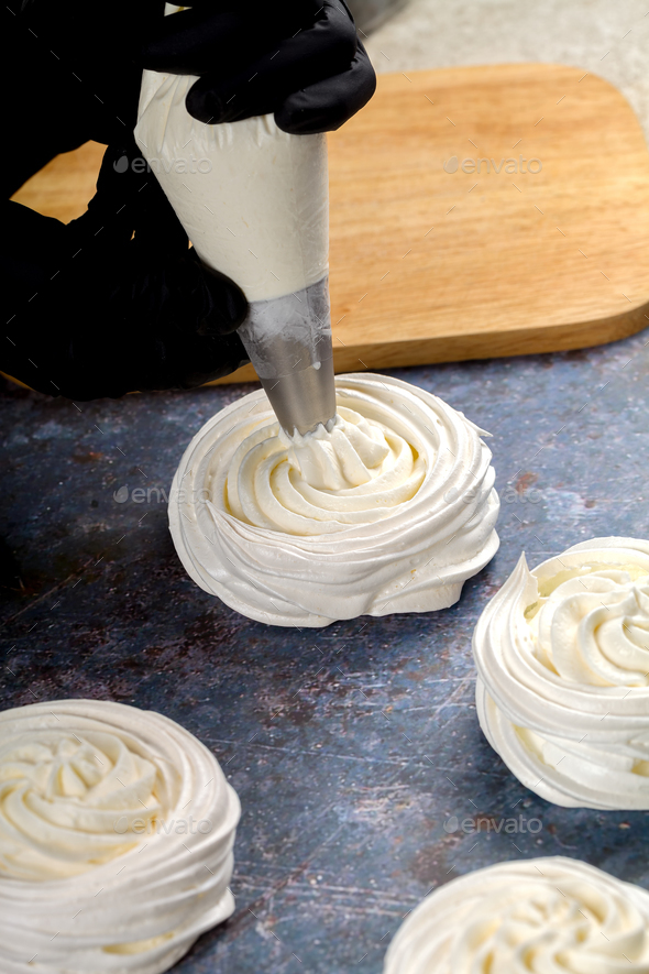 The process of making Pavlova dessert Stock Photo by Shandor_gor ...