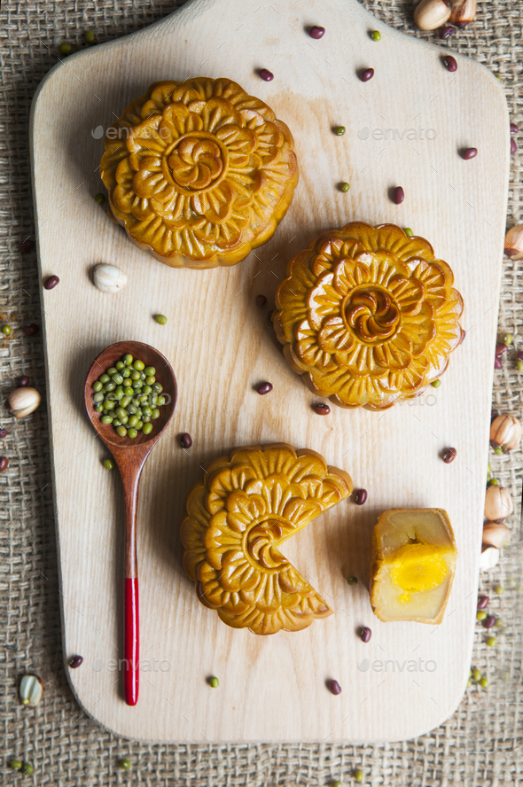 Traditional moon cakes to celebrate mid autumn festival Stock Photo by ...