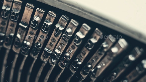 Letters and numbers on typo keys of an old manual typewriter Stock ...
