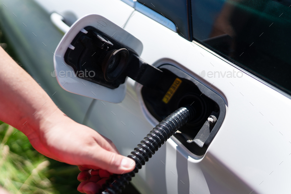 Refueling a car with fuel on the road, self-refueling, force majeure ...