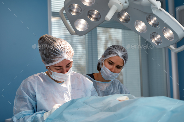 The medical team performs the operation - a series of images related to ...