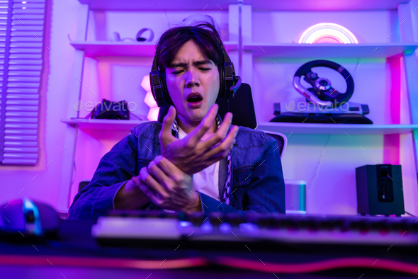 Intense gaming causes pain, fatigue, and office syndrome due to ...